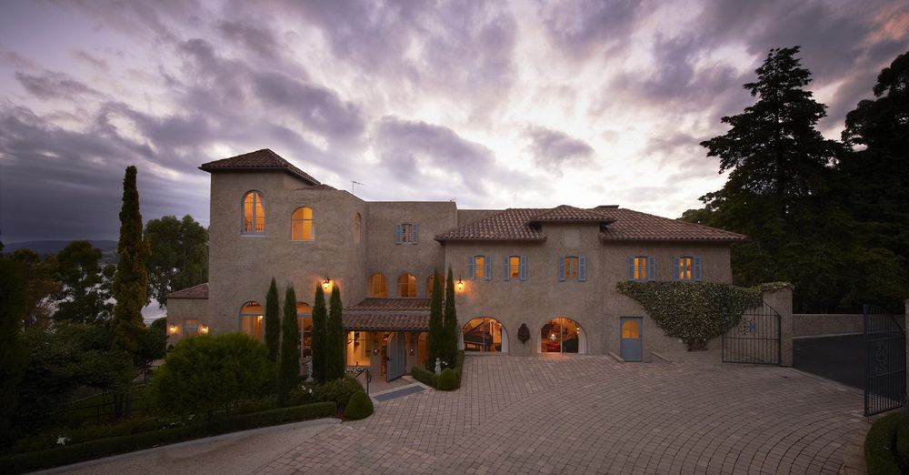 Contact Us - Hobart Hotel | Luxury Accommodation | Villa Howden